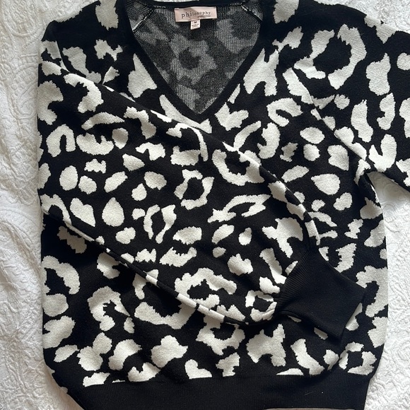 Sweaters | Sweater With Pattern Wide Arms And Fits Nice In The Torso ...
